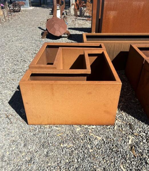 Corner Planter Box - The Creek Gallery & Garden