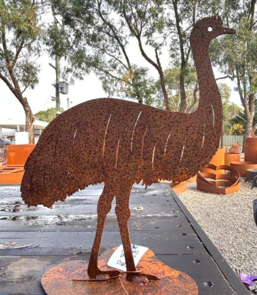Emu Stand Garden Art - The Creek Gallery & Garden