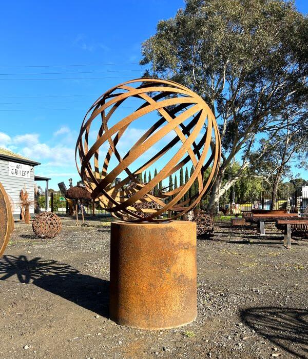 Round Corten Steel Plinth - The Creek Gallery & Garden