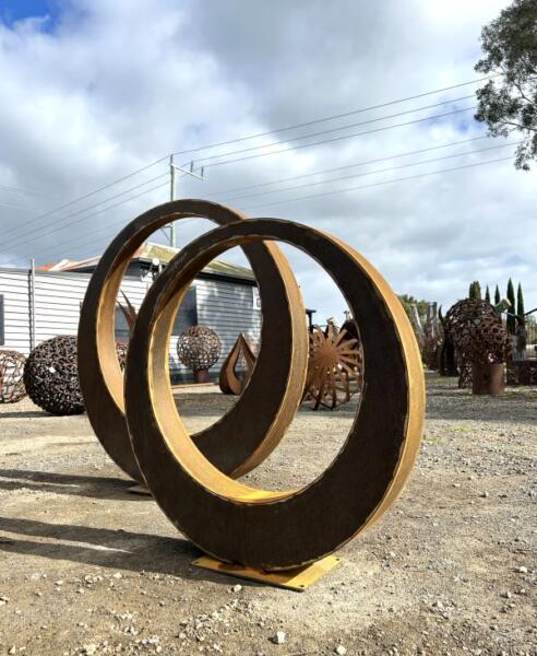 Contour Ring Sculptures - The Creek Gallery & Garden Deprecated : str ...