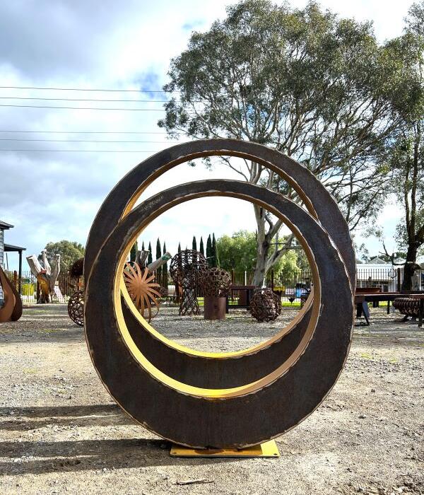 Contour Ring Sculptures - The Creek Gallery & Garden Deprecated : str_replace(): Passing null to ...
