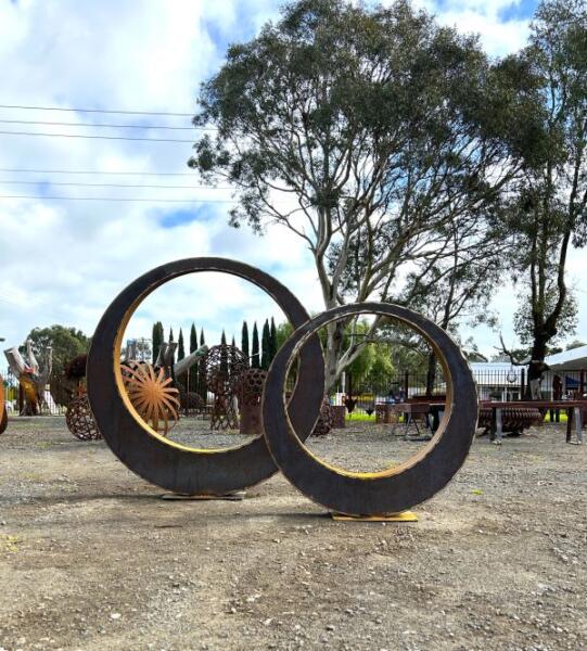 Contour Ring Sculptures - The Creek Gallery & Garden Deprecated : str ...